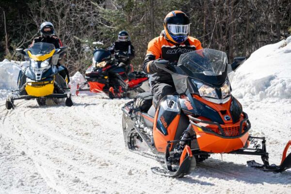 How to Lead a Group of Snowmobiles: Essential Tips for Effective Rides ...